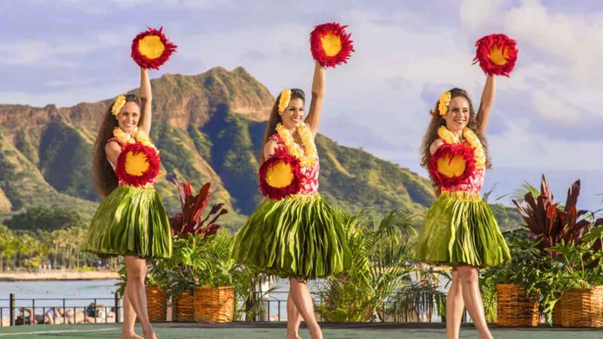5 Reasons Why Our Customers Love the Aha Aina Royal Hawaiian Luau ...