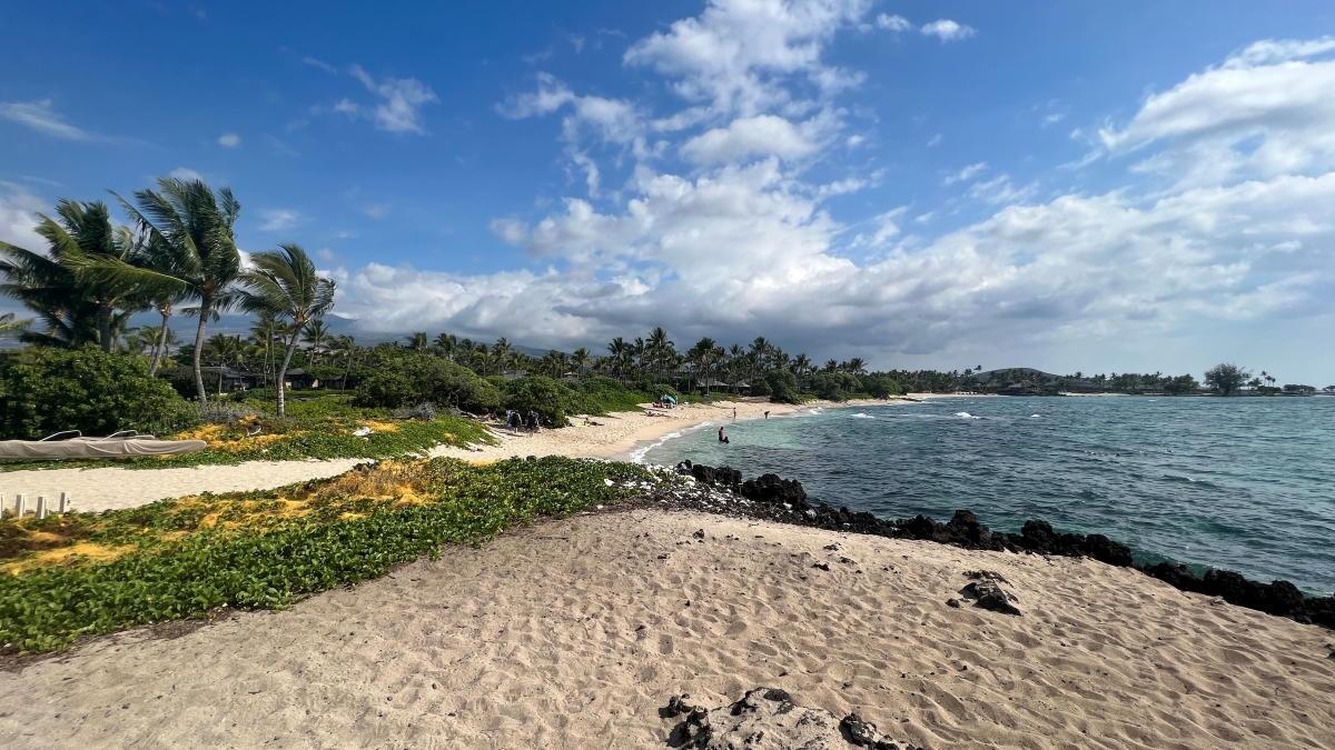 Kikaua Point Park - Hawaii Travel Guide