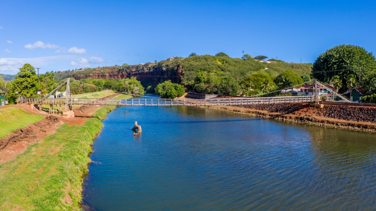 Hanapepe Swinging Bridge - Hawaii Travel Guide