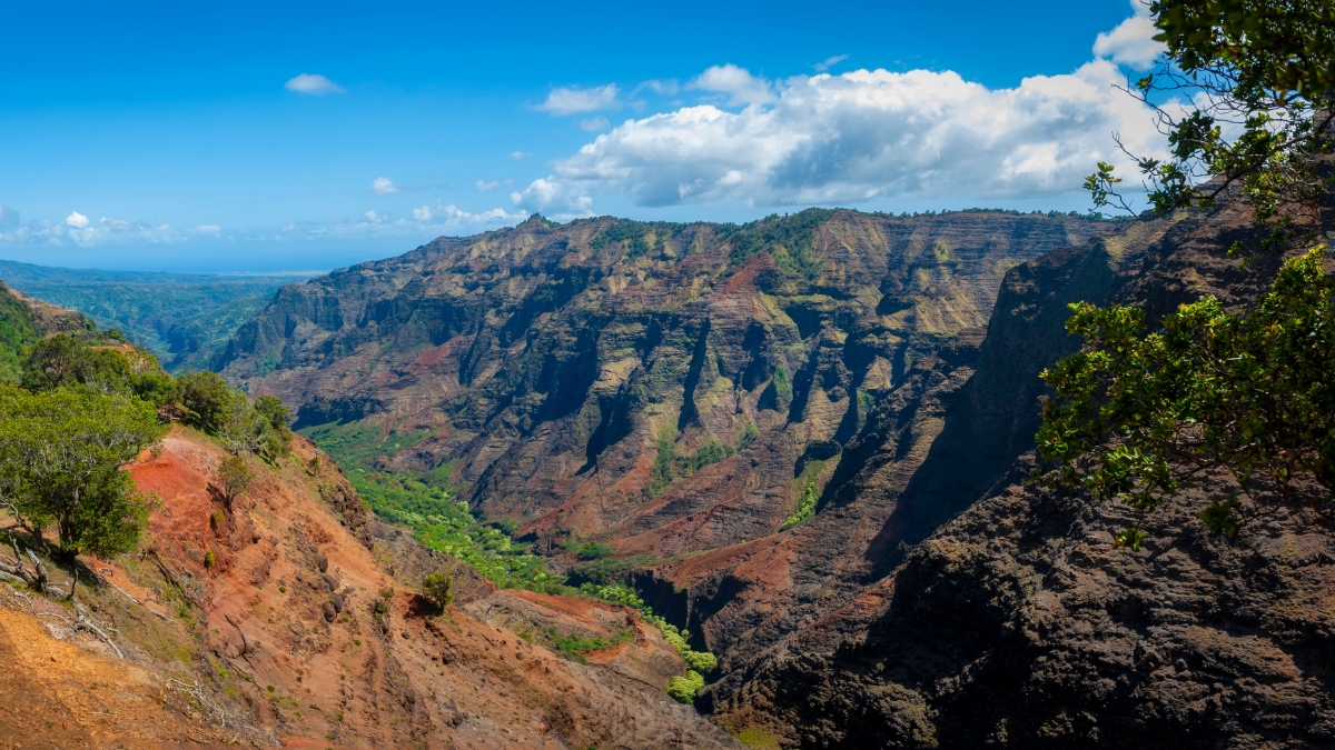 Waimea Canyon Trail - Hawaii Travel Guide