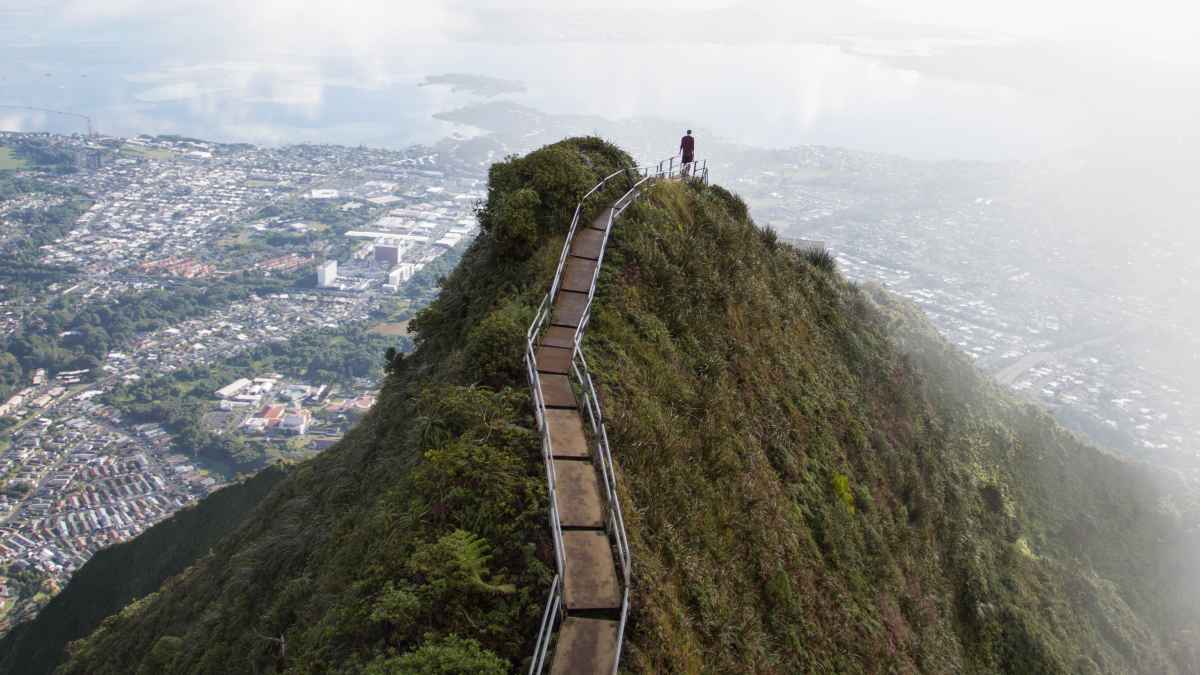 Haiku Stairs - Hawaii Travel Guide