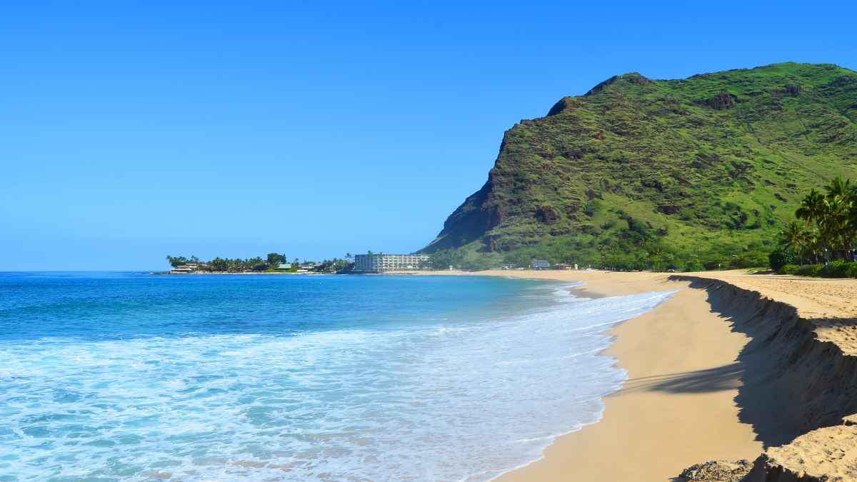Makaha Beach - Hawaii Travel Guide