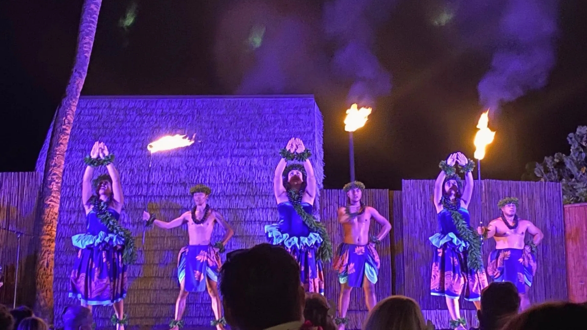 The Ultimate Guide to Luaus in Kona - Hawaii Travel Guide