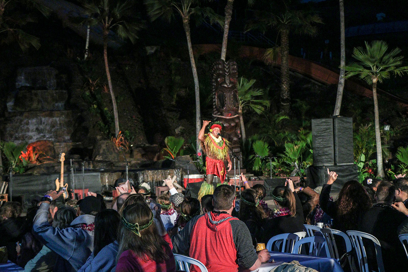 Family Fun at Chief's Luau at Wet 'n' Wild Water Park - Hawaii Travel Guide