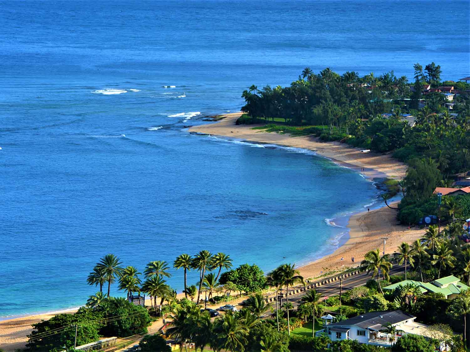 Ehukai Beach - Banzai Pipeline - Hawaii Travel Guide